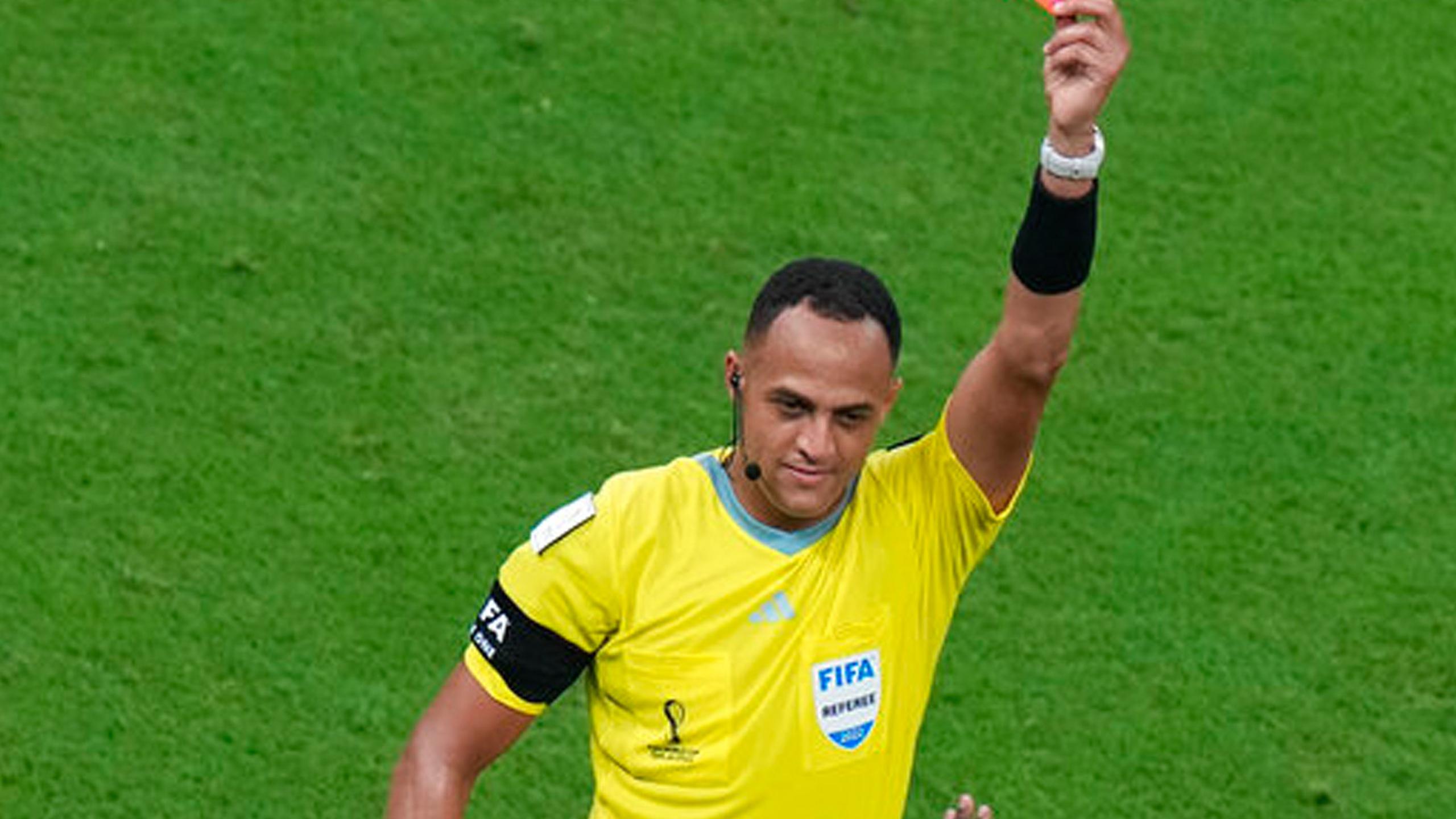 Demam Piala Dunia, Ini Sejarah Kartu Kuning dan Merah di Pertandingan ...