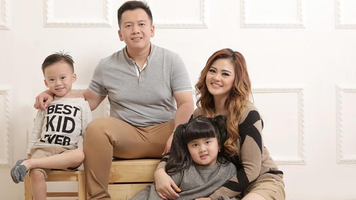 FOTO: Potret Vani Lauw Eks 7 Icons dan Keluarga Kecilnya, Harmonis ...