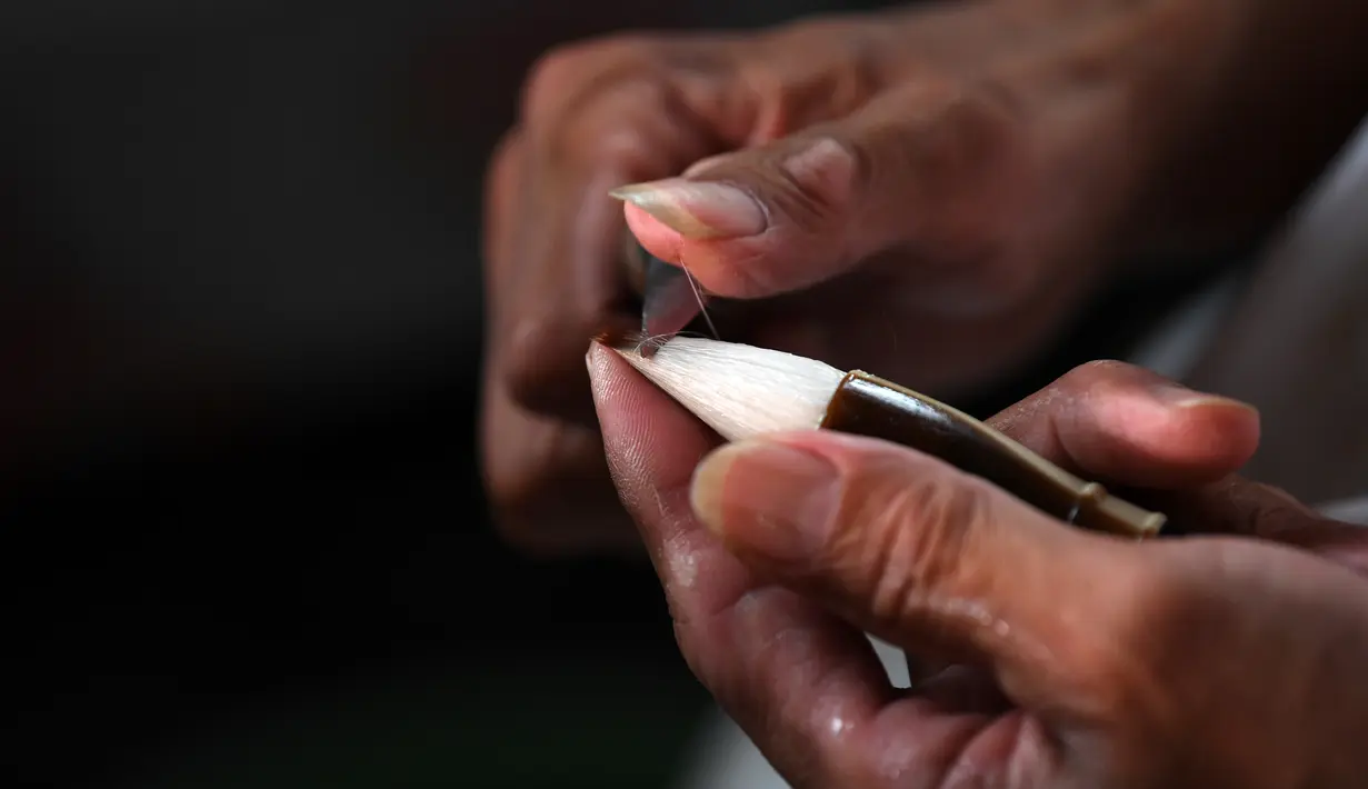 FOTO: Melihat Pembuatan Kuas Tinta di China - Foto Liputan6.com