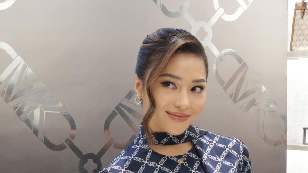 Michael Kors Memperkenalkan Desain Logo Jacquard Terbaru - Fashion ...