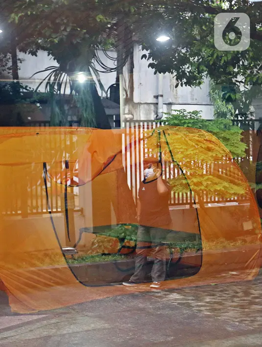 FOTO: Bilik Isolasi Pasien COVID-19 di Balai Latihan Kesenian Jakarta ...