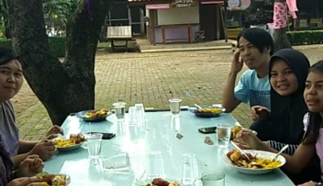 Potret Rumah Mandra Nuansa Betawi dengan Halaman Super Luas - Photo ...