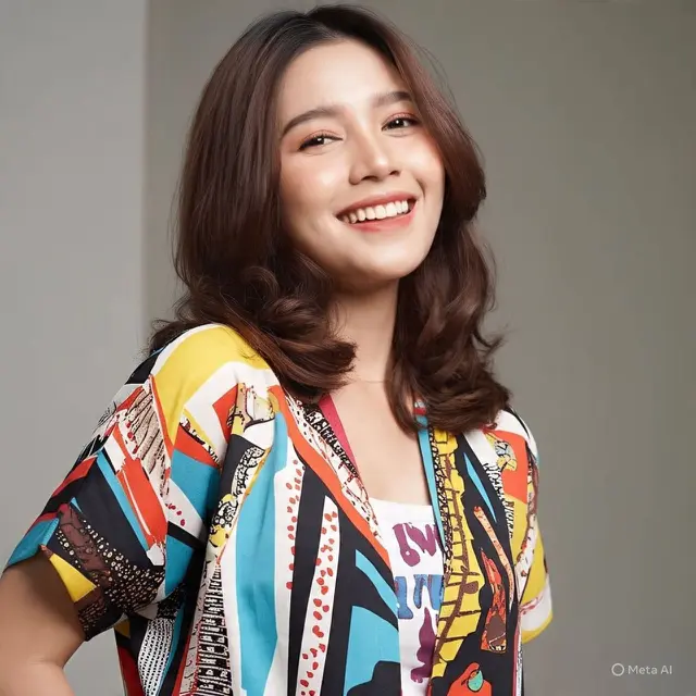 7 Model Rambut Segi Bertingkat untuk Rambut Tebal yang Cocok di 2025 ...