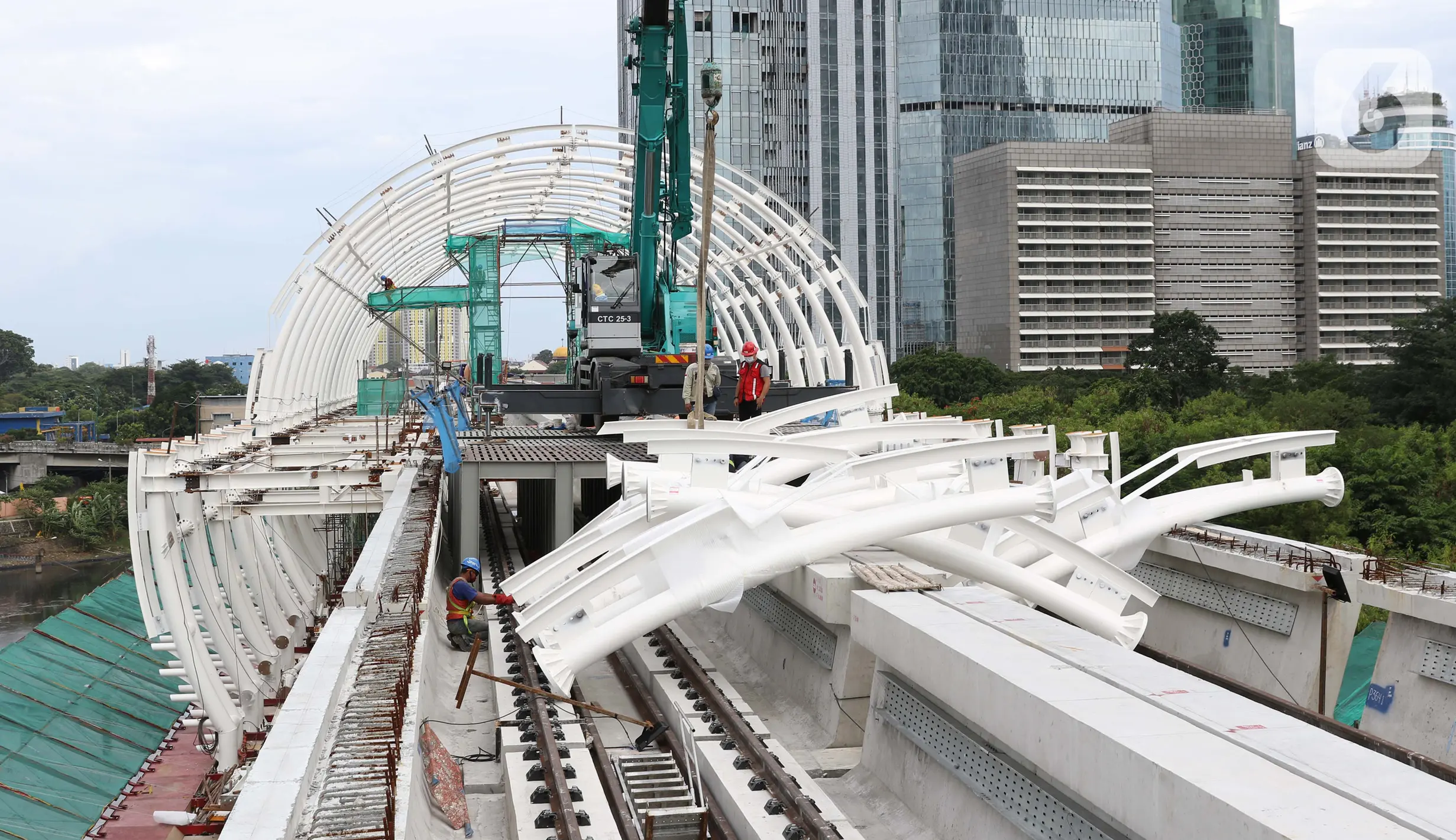 FOTO: Melihat Progres Pembangunan Stasiun LRT Dukuh Atas - Foto ...