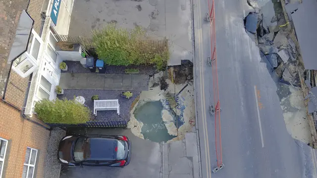 Fenomena Sinkhole Si Lubang Raksasa Muncul di Inggris Selatan, Telan ...