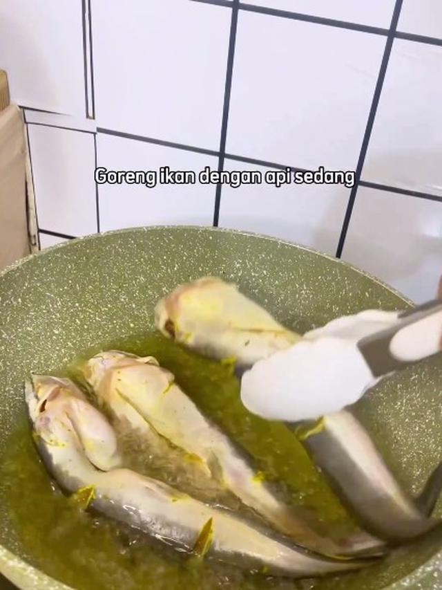 Ingin Lele Goreng Garing dan Lurus Sempurna? Coba Cara Ini Tanpa Tepung