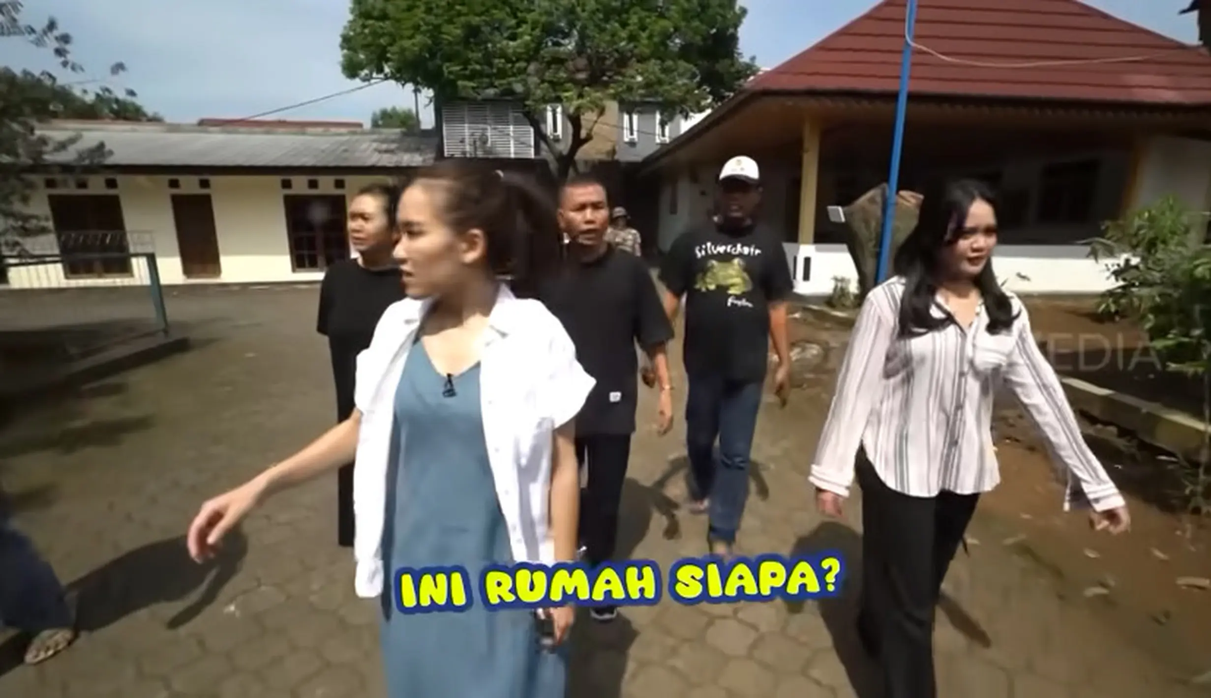 10 Potret Rumah Mandra, dari Mulai Tempat Syuting, Musala, Bengkel ...