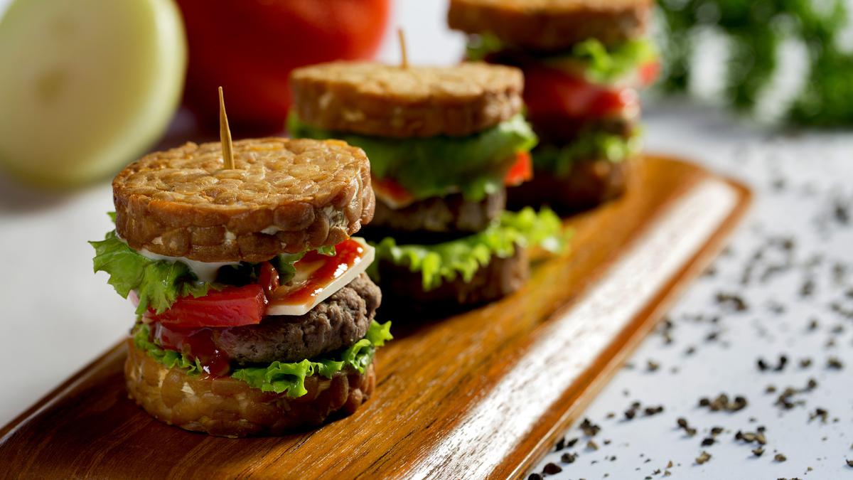Bintang Tasty: Burger Tempe - Lifestyle Fimela.com