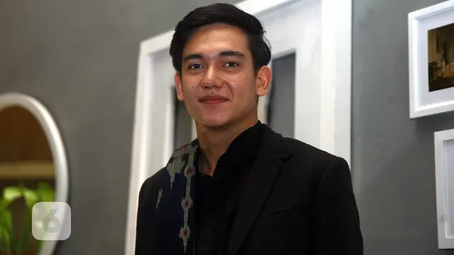 Adipati Dolken Tak Lagi Dekat Dengan Riza Shahab Ada Apa ShowBiz Liputan Com