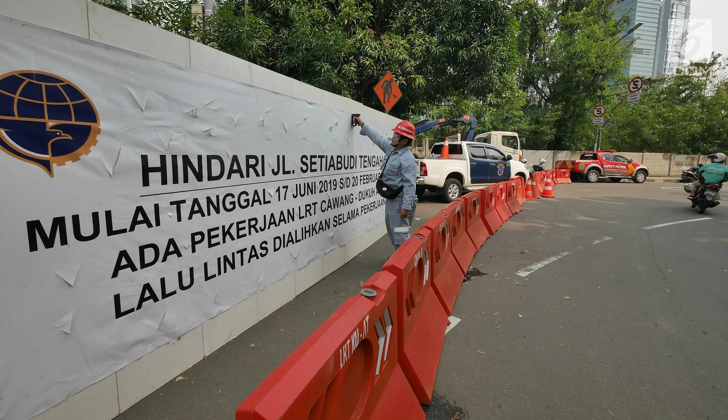 FOTO: Ada Proyek LRT, Jalan Setiabudi Tengah Ditutup Mulai Hari Ini ...