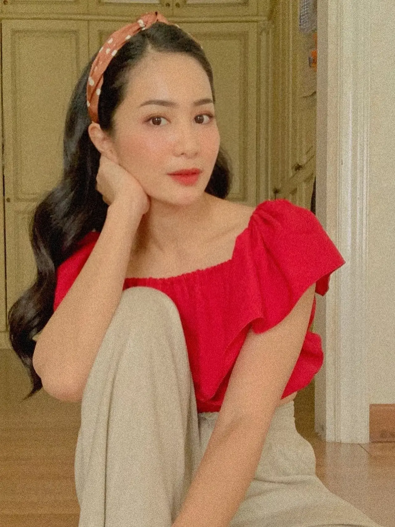 Bunga Zainal Dilarang Suami Pamer Kemewahan di Medsos - ShowBiz Liputan6.com