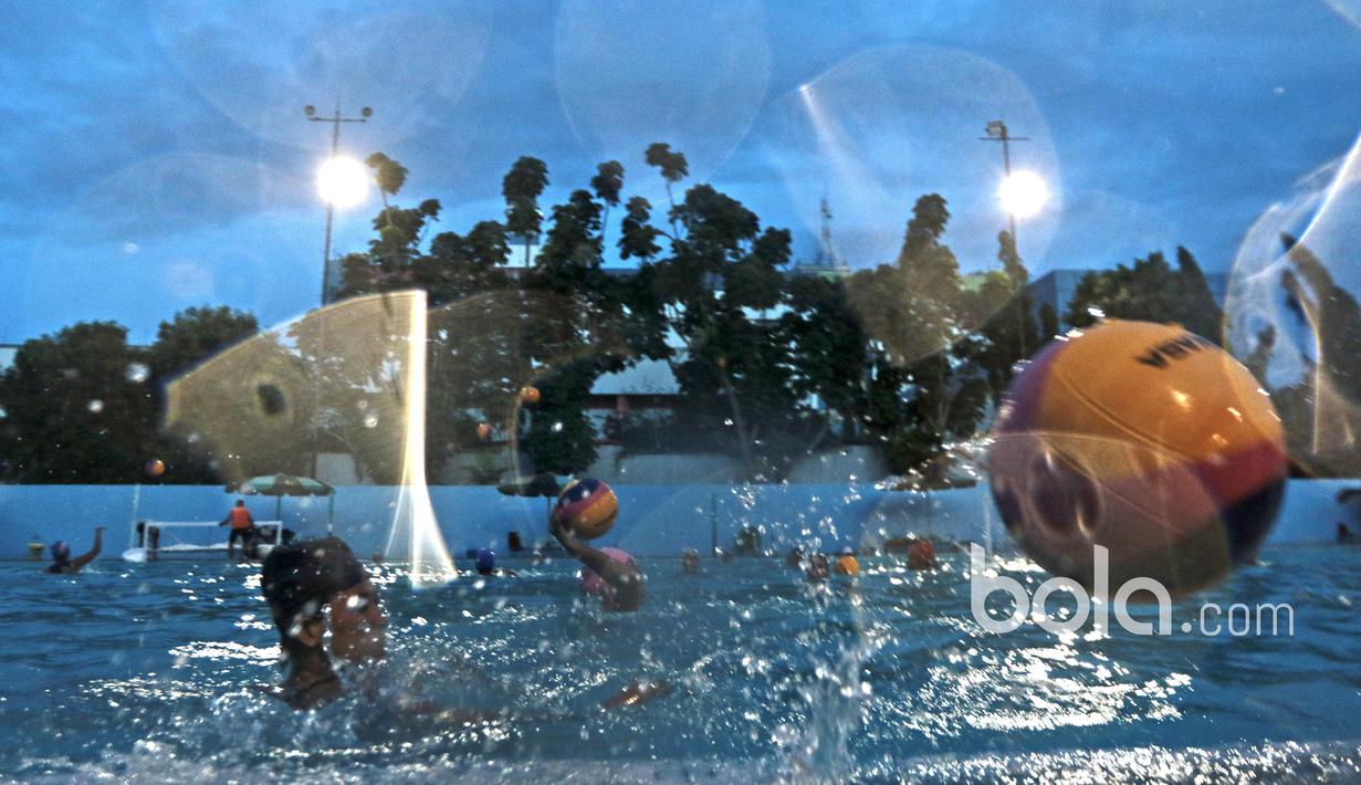 Mencari Bakat Polo Air Putri Indonesia di Kolam Renang Simprug - Foto ...