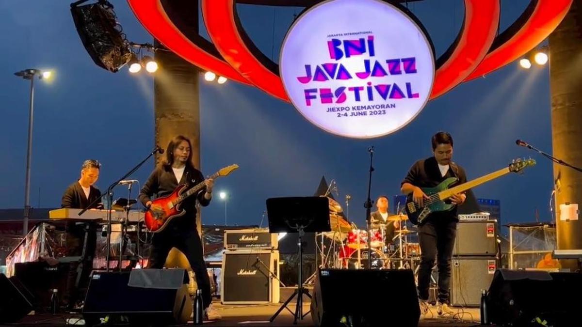 Fiery Bawakan Lagu Justin Bieber dan BTS di Panggung Java Jazz Festival ...