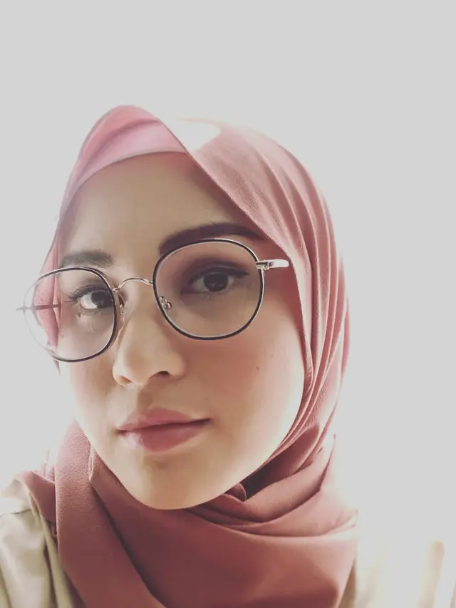 7 Potret Kiki Azhari Pemeran Viola di Sinetron Putih Abu-Abu yang Kini Berhijab - Hot Liputan6.com