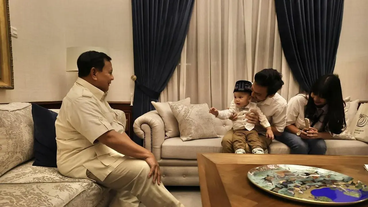 Momen Gemoy Prabowo Bertemu Kenkulus, Si Bayi Viral yang Suka Belajar ...