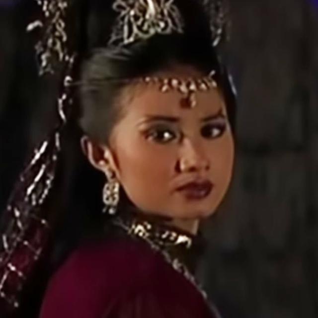 6 Transformasi Lilis Suganda, Artis Kolosal Gentabuana yang Awet Muda - Hot Liputan6.com