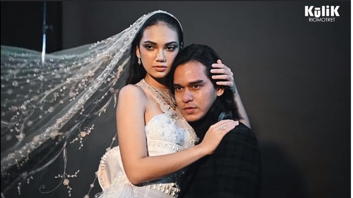 8 Gaya Pemotretan Haico dan Rangga Azof Pakai Baju Pengantin, Bikin ...