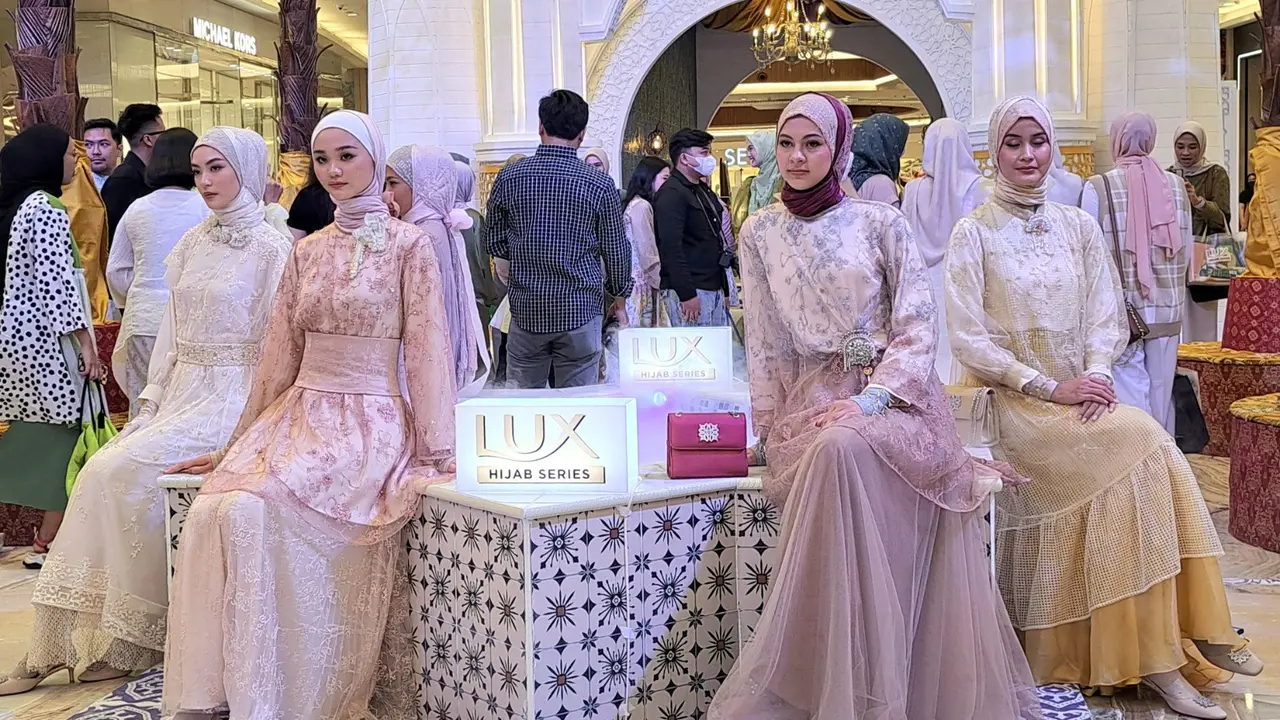 6 Look untuk Tampil Terbaik di Hari Raya 2023 dari LUX x Ria Miranda