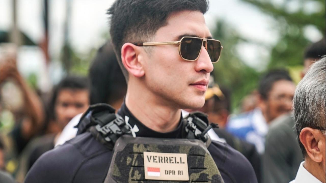 Top 3: Harga Rompi Taktis Mirip Verrel Bramasta Bikin Penasaran