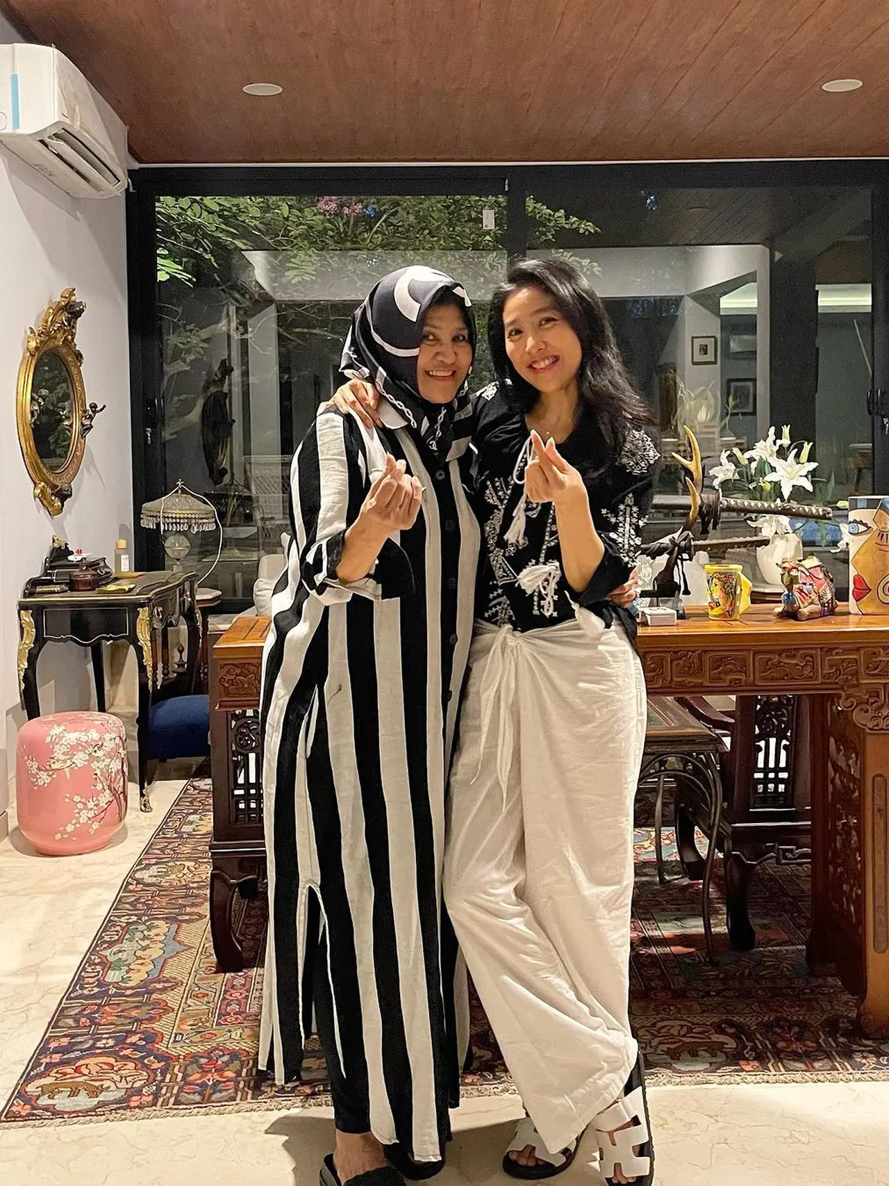 5 Potret Harmonis Olivia Zalianty dan sang Ibu Tetty liz Indriati ...