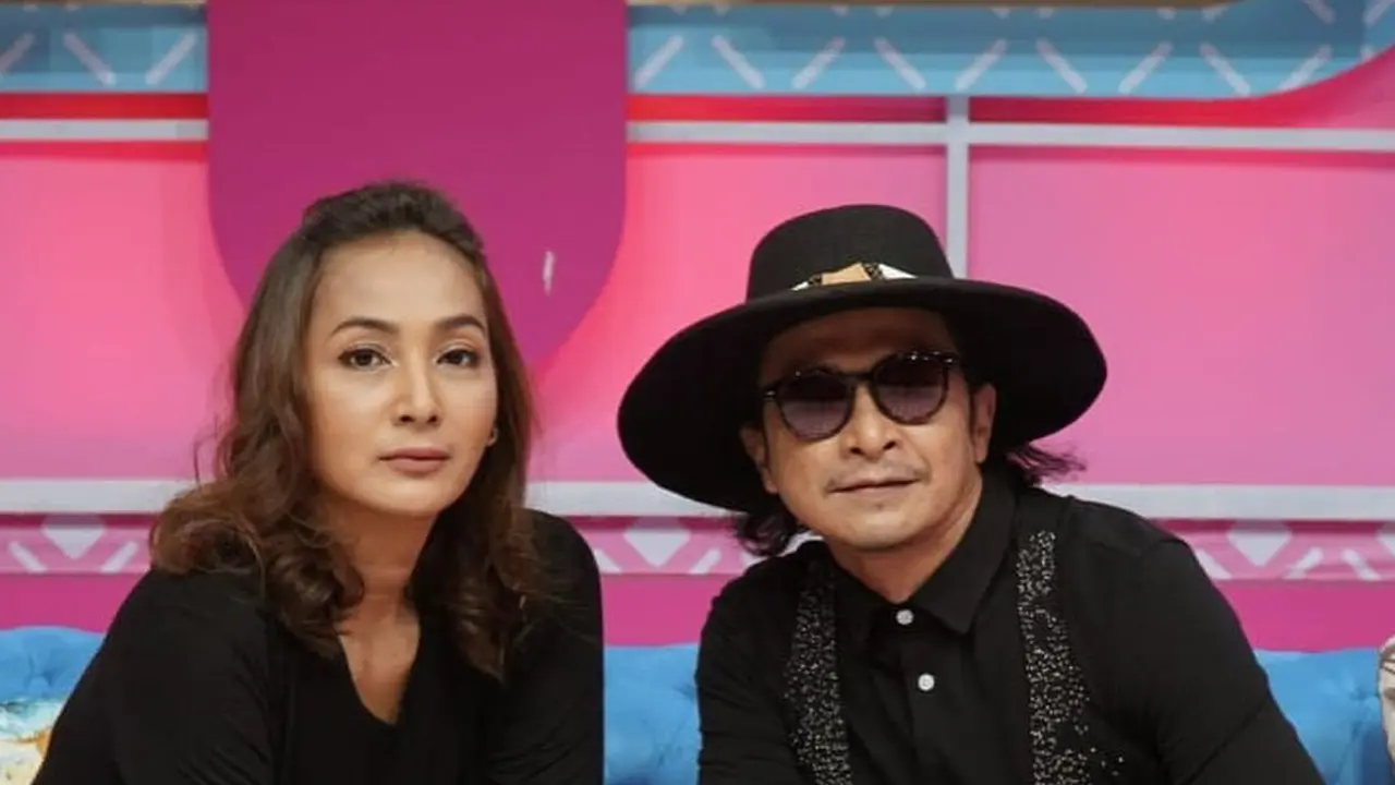 6 Potret Harmonis Andy Rif dan Istri Kedua Setelah 17 Tahun Bersama ...