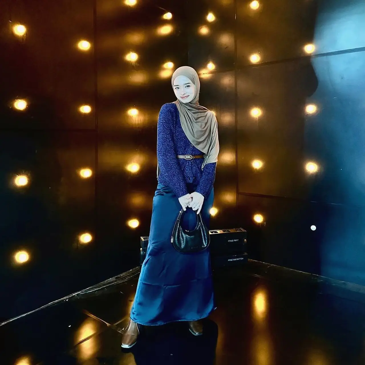 7 Rekomendasi Setelan Warna Biru Berbagai Model, Look Cerah dan ...