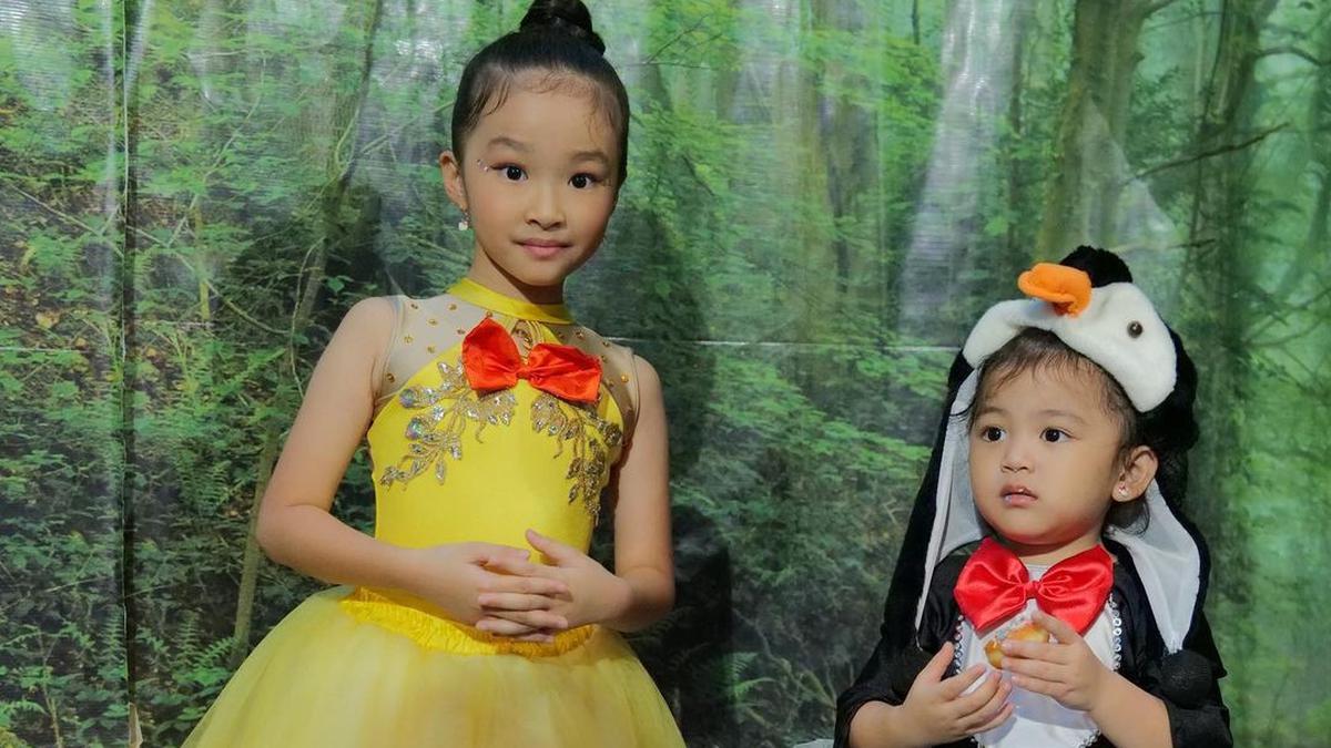 Banjir Pujian, Ini 6 Potret Thalia dan Thania Saat Pakai Baju Ballet