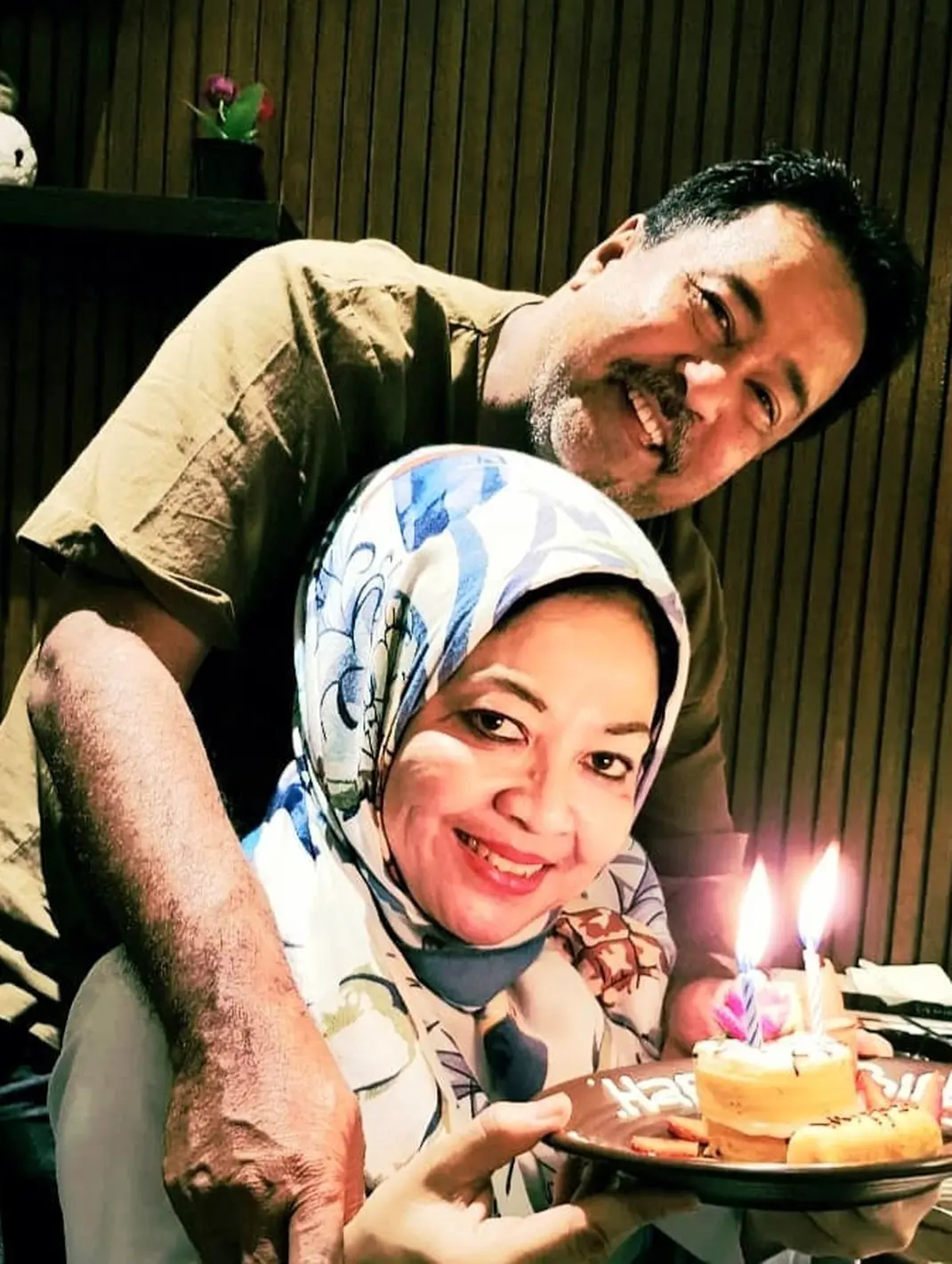 Genap 32 Tahun Nikah, Intip Potret Harmonis Rano Karno dan Istri ...