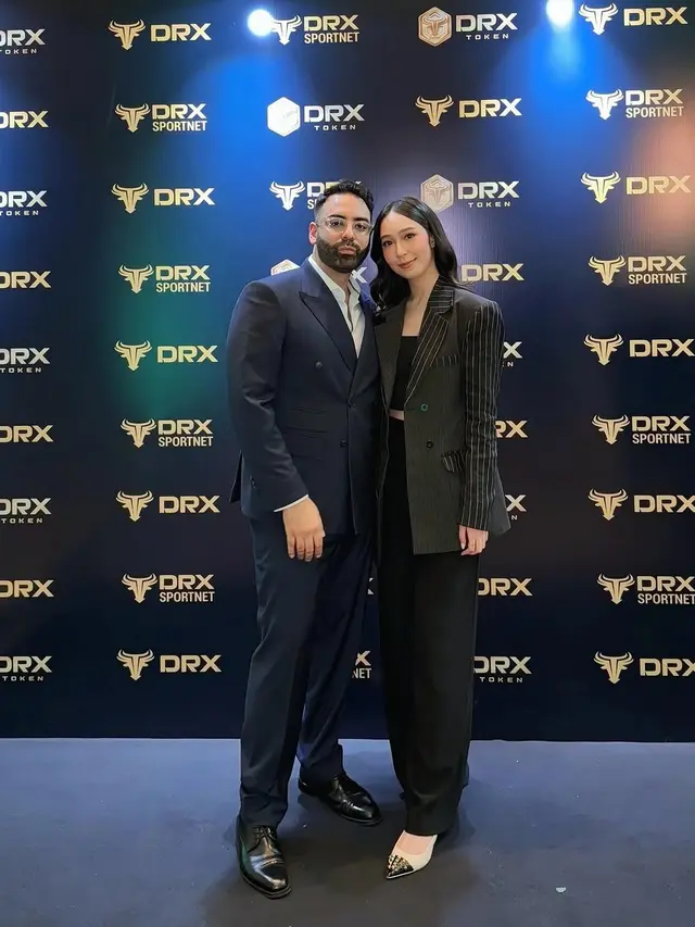 Romantika Kash Topan dan Angela Harjani, Bos Promotor Konser Coldplay ...