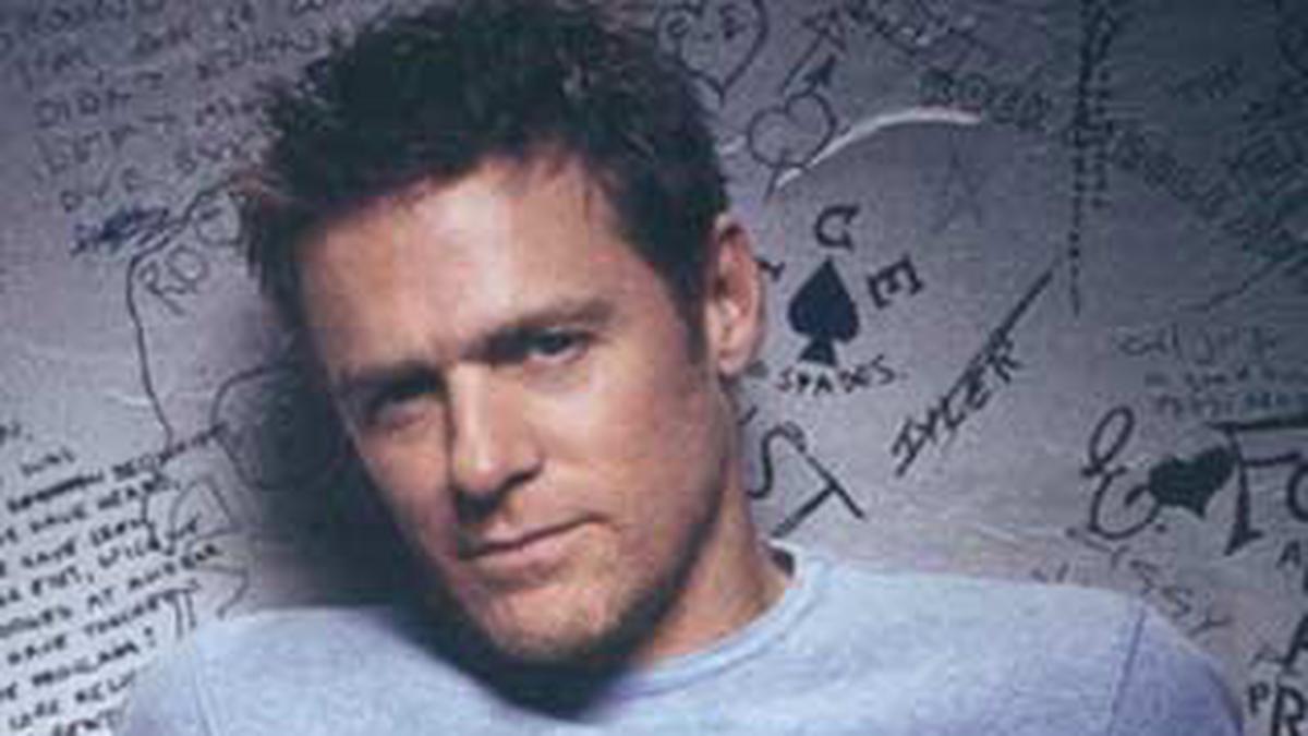 Bryan Adams Umumkan Anak Pertamanya