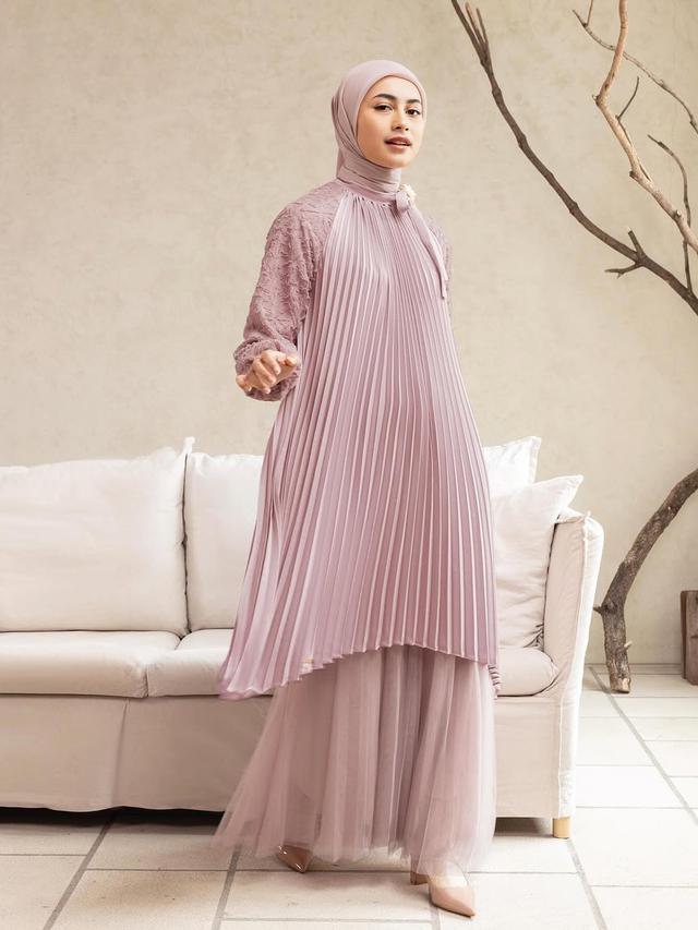 8 Gaya Sintya Marisca Jadi Model Busana Muslim, Tampil Kompak dengan ...