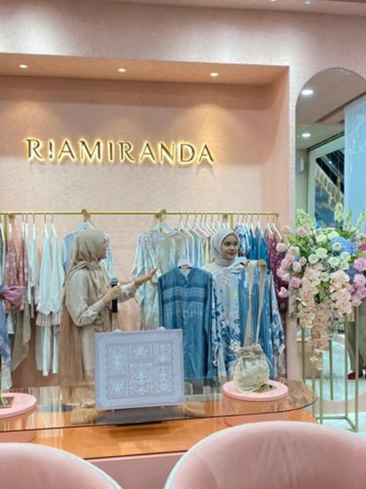 Ria Miranda Resmikan Store Offline Terbarunya Jelang Hari Raya Idul ...