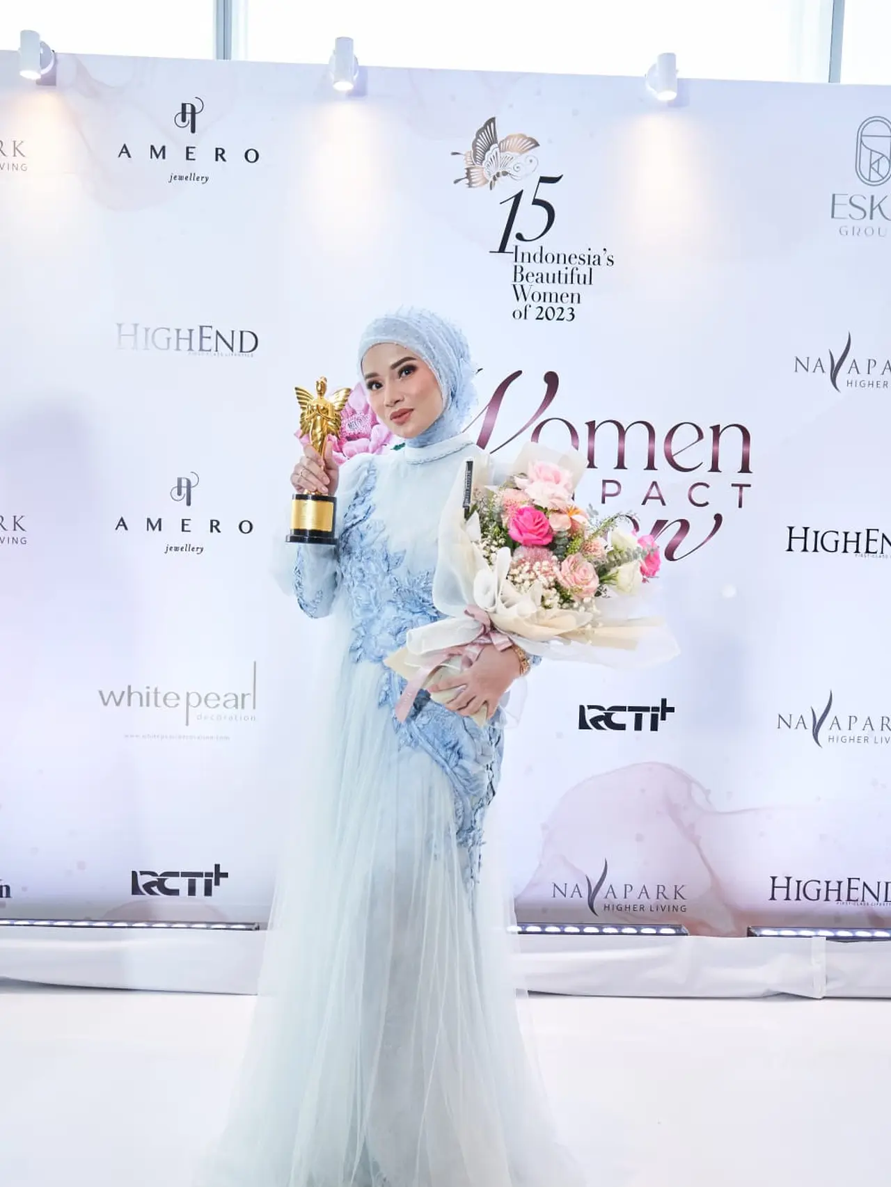Dokter Ayu Widyaningrum Terima Penghargaan Indonesia Beautiful Women ...