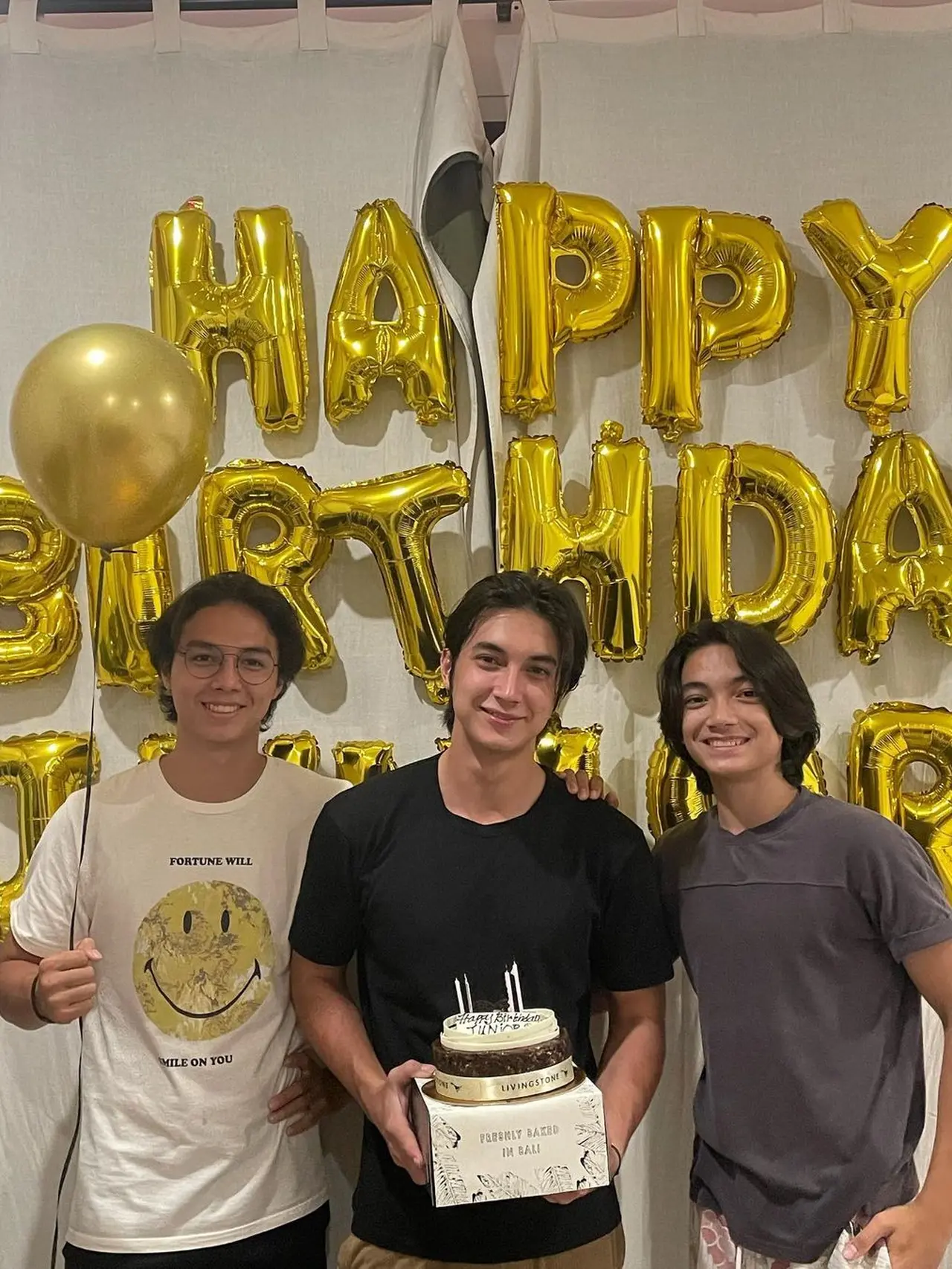 5 Potret Junior Roberts Saat Merayakan Ulang Tahun ke-21 ...