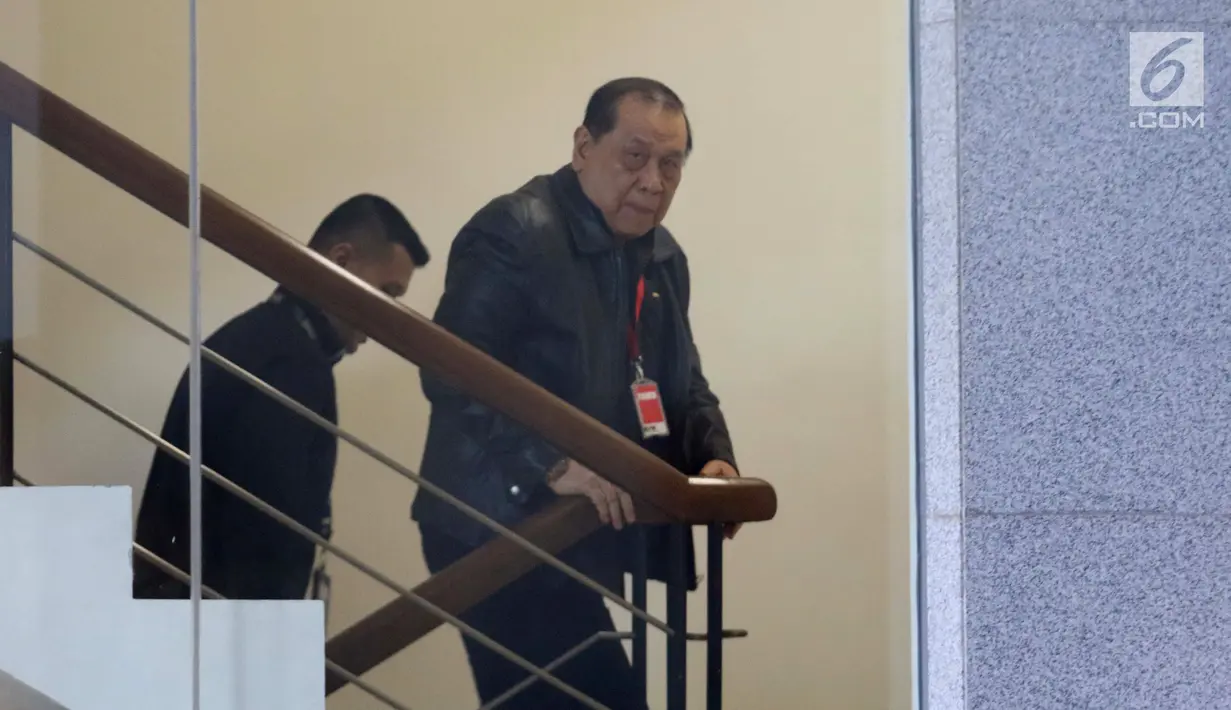 FOTO: Berjaket Hitam, Ketua Komisi III DPR Kahar Muzakir Penuhi ...