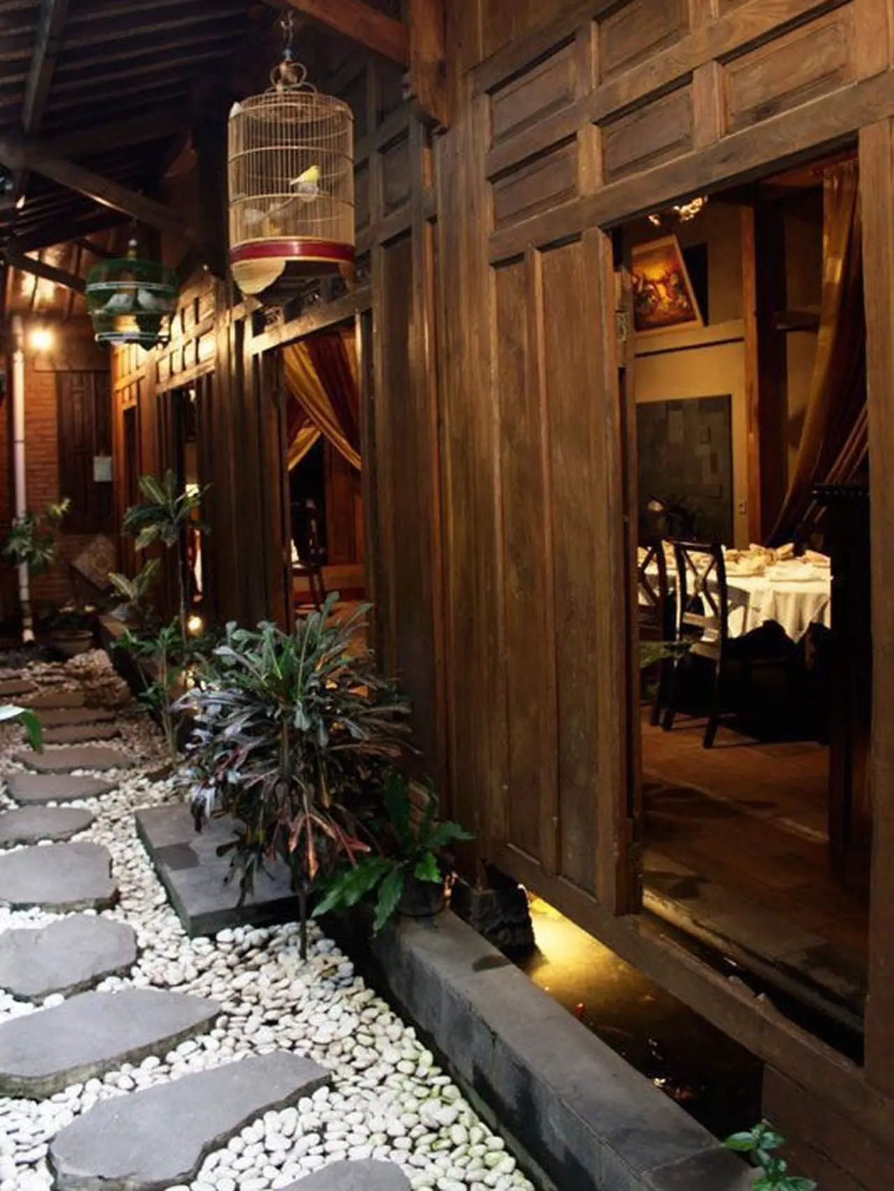 7 Inspirasi Desain Dinding Depan Rumah, Minimalis Tapi Berkesan Cantik ...