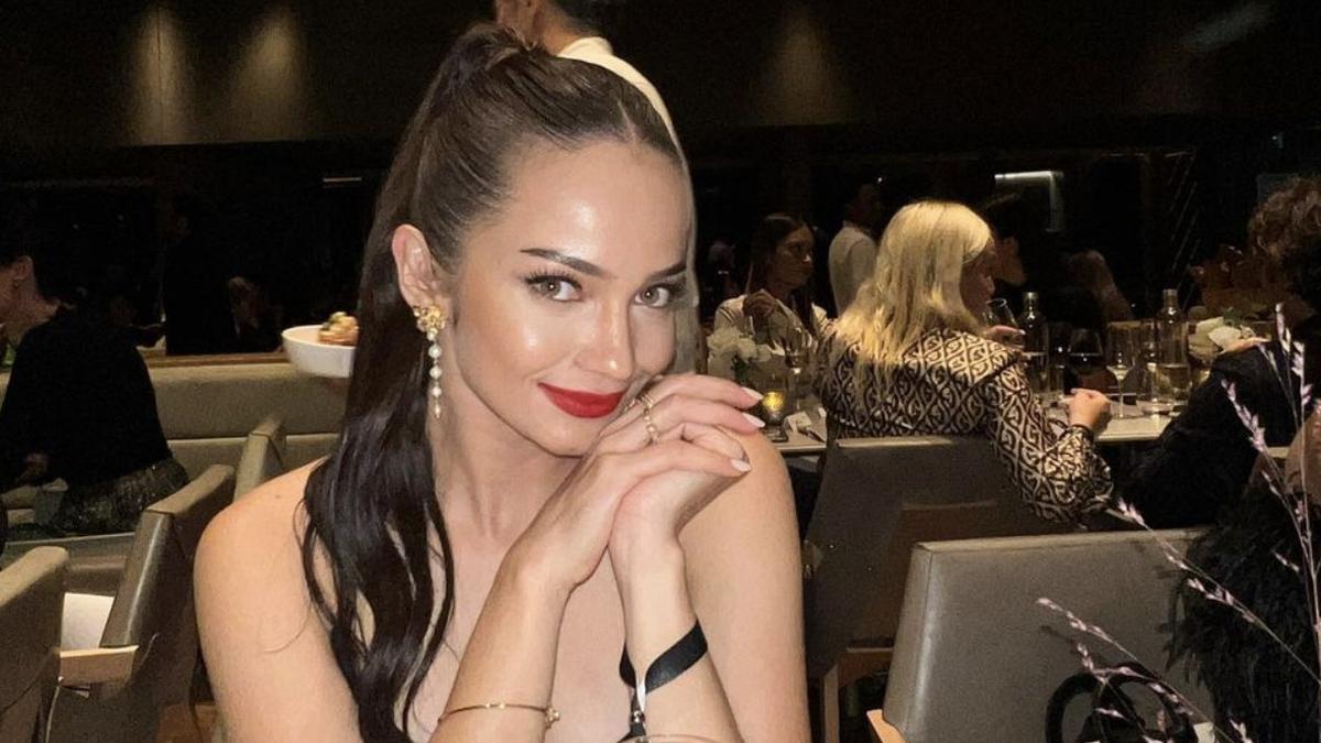 Detail Penampilan Enzy Storia di Paris, Pesona Glamor Bagai Bintang ...