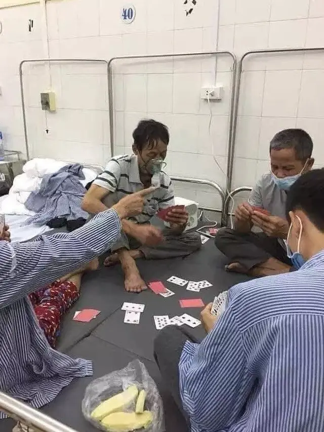 7 Potret Bapak-Bapak saat Main Bareng Temannya Ini Nyelenehnya Melebihi ...