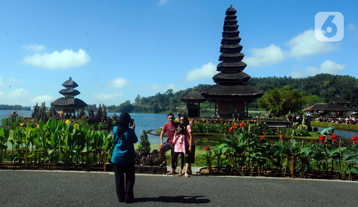 Menikmati Keindahan Pura Ulun Danu Beratan di Pulau Dewata Bali - Foto Liputan6.com
