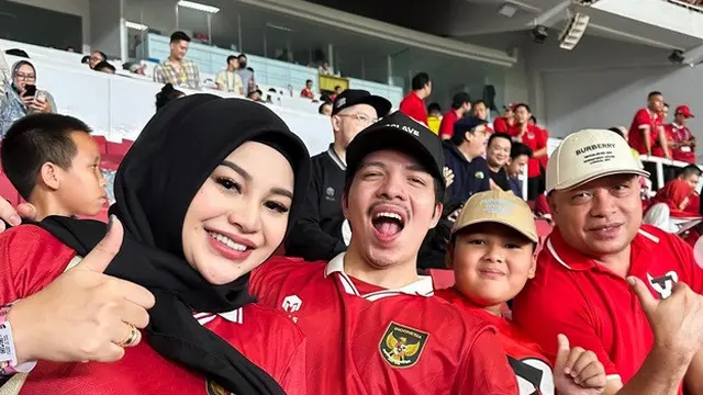 12 Gaya Artis Nonton Laga Indonesia VS Argentina di GBK, Ada BCL hingga ...