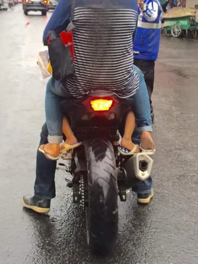 Kumpulan Potret Penderitaan Pacaran Naik Motor Tanpa Sepatbor ...