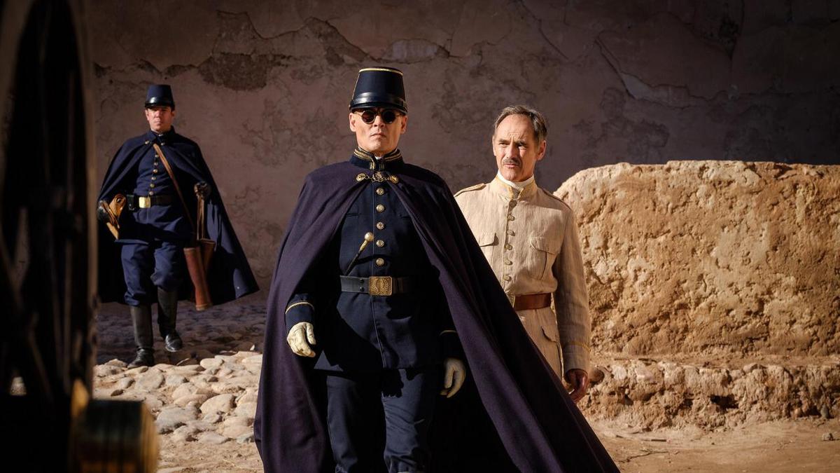 Film Anyar Johnny Depp dan Robert Pattinson Rilis Serentak di Seluruh ...