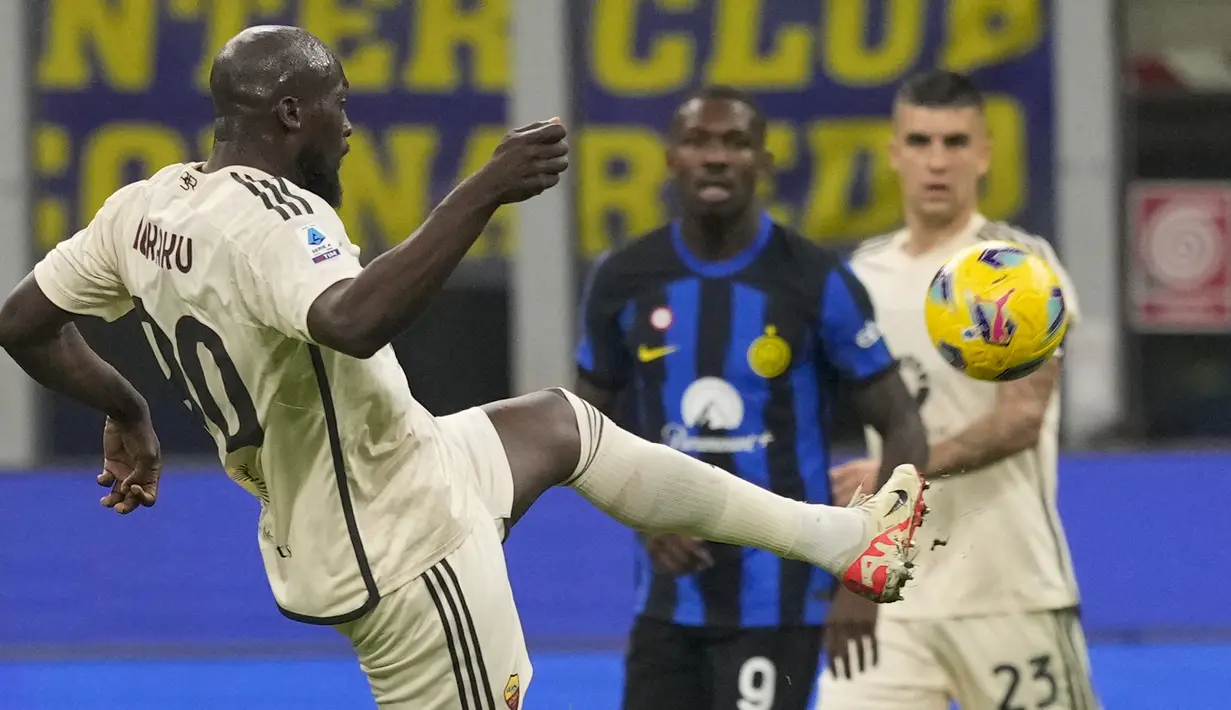 Inter Milan vs AS Roma: Thuram Bawa Nerazzurri Tundukkan Giallorossi - Foto Liputan6.com