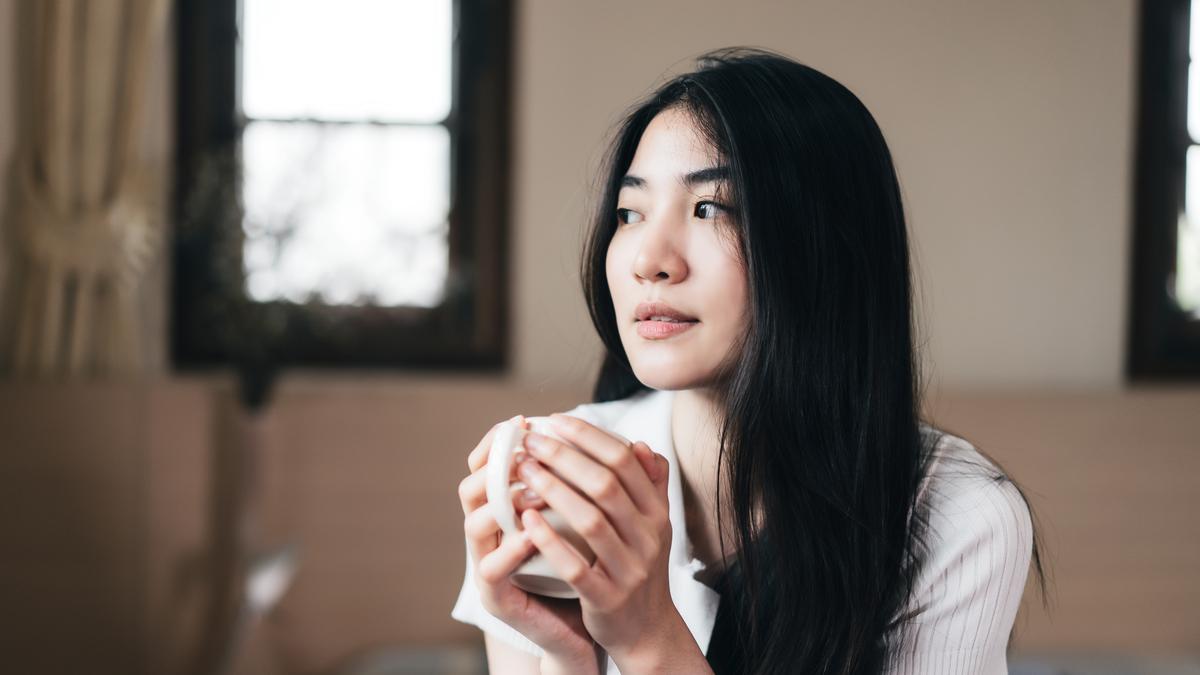 5 Cara Tenangkan Diri saat Sedang Banyak Pikiran - Lifestyle Fimela.com