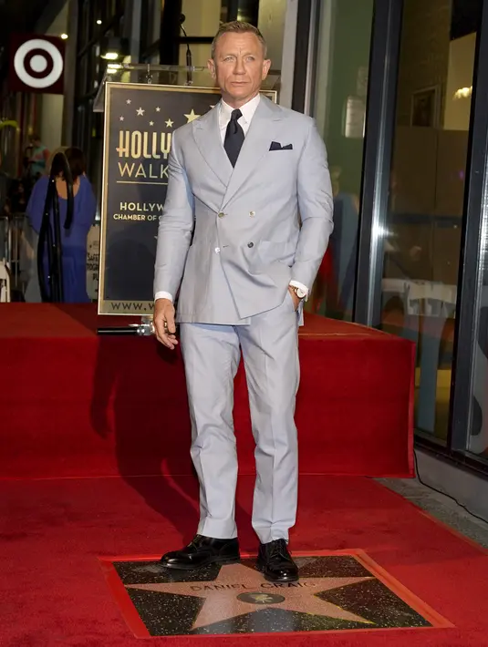 FOTO: Jejak Daniel Craig di Hollywood Walk of Fame - Foto Liputan6.com
