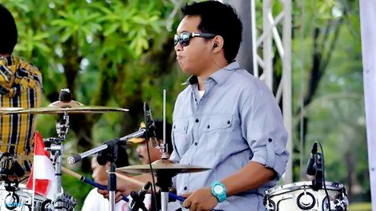 Sudah Niat, Tomi Wali Band Berhenti Merokok - ShowBiz Liputan6.com
