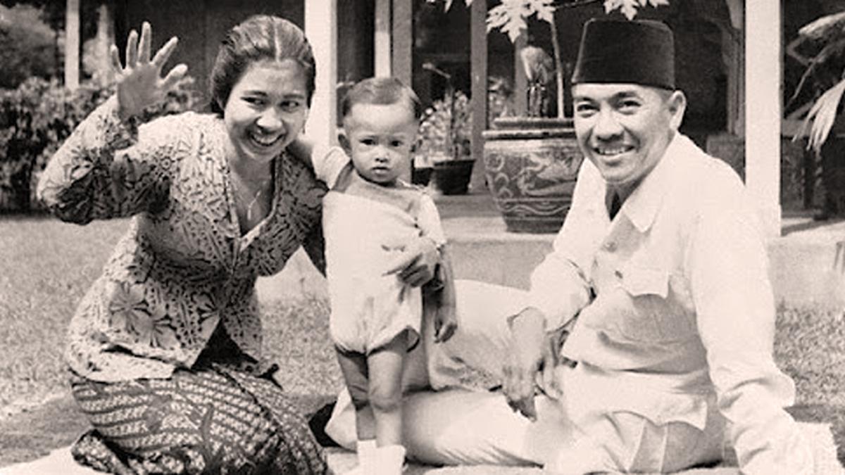 Mengenang Sosok Fatmawati, Penjahit Bendera Merah Putih yang Dikibarkan ...