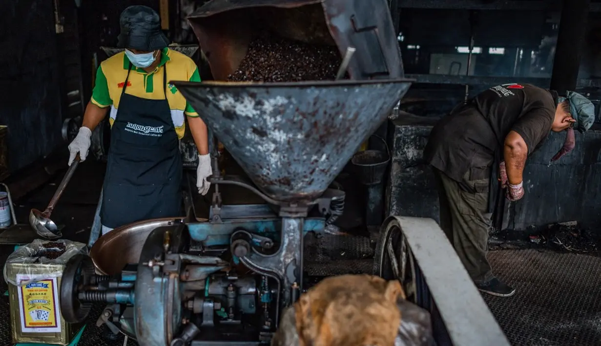 FOTO: Mengintip Dapur Pembuatan Kopi Antong di Malaysia - Foto Liputan6.com