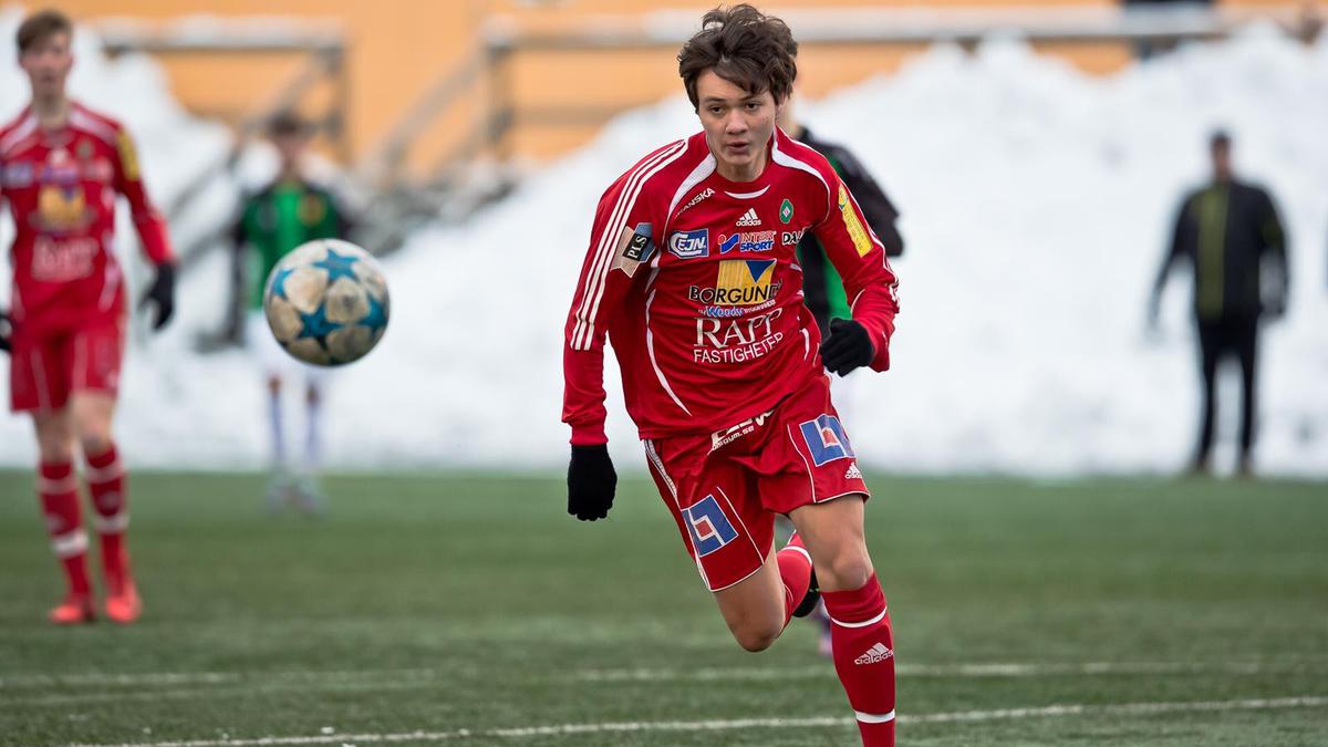 Mengenal Paul Aro: Lahir di Jakarta, Besar di Bali, Punya KTP Indonesia ...