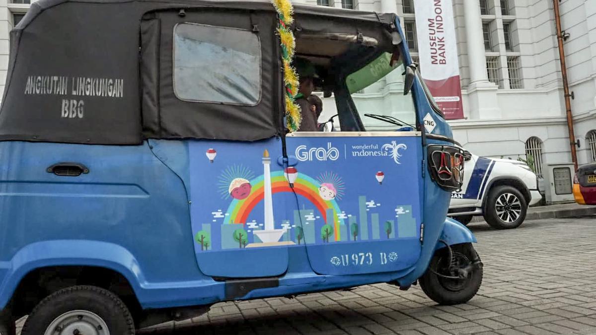 Berapa Tarif Naik Bajaj Online untuk Wisata Keliling Kota Tua Jakarta ...